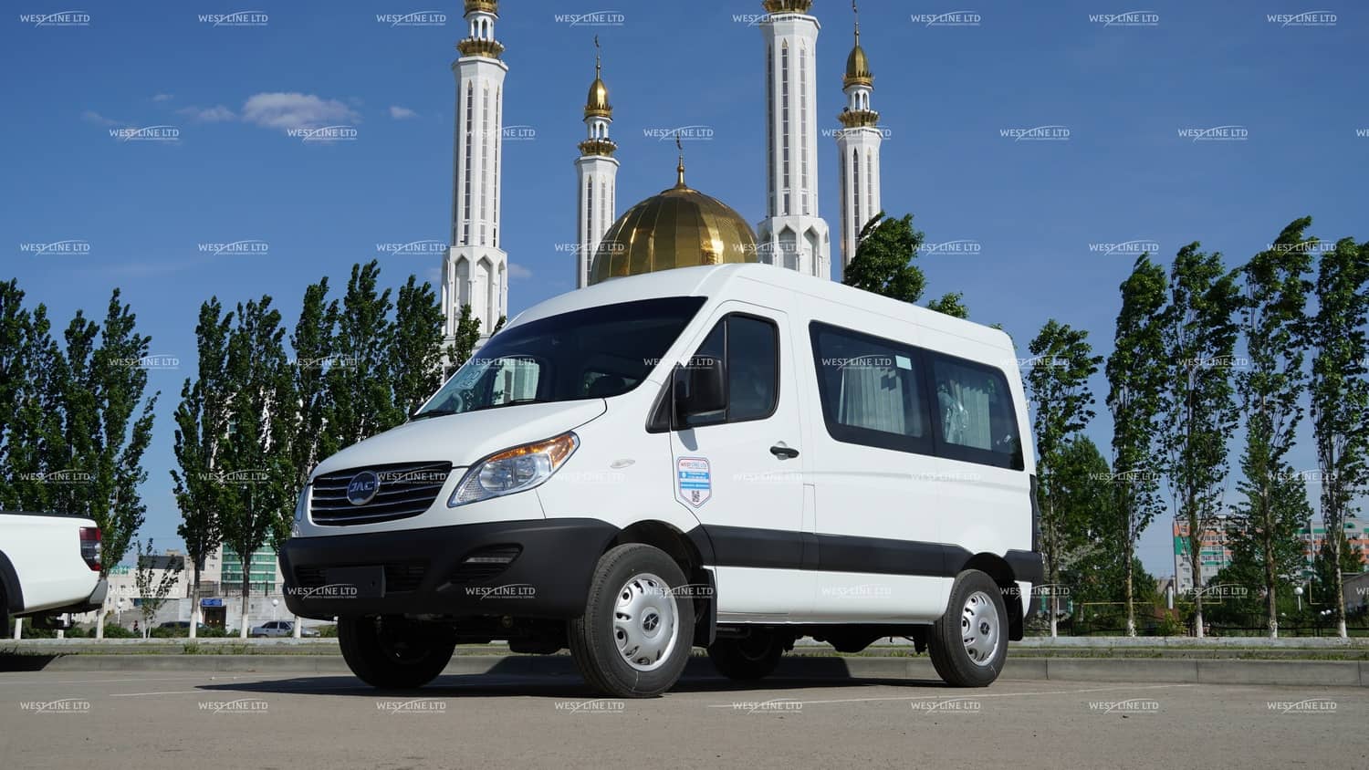 Купить в Казахстане новый пассажирский микроавтобус JAC Sunray